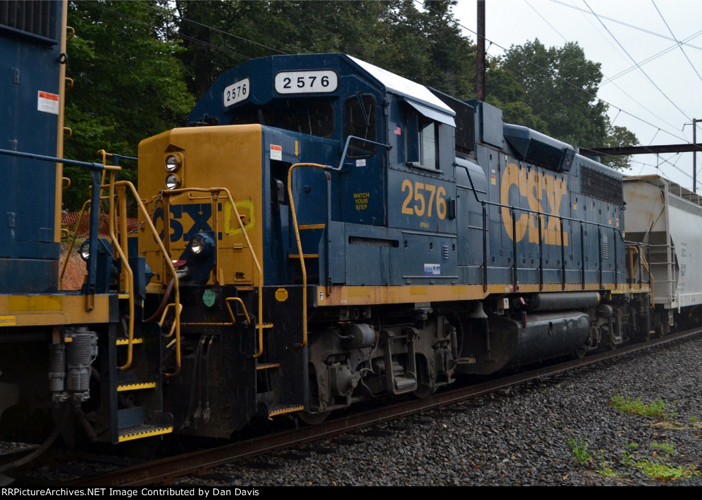 CSX GP38-2 2576 on C770-02